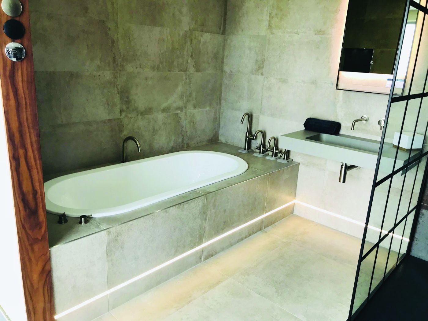 Unlimited freedom of design – Specifiers Guide